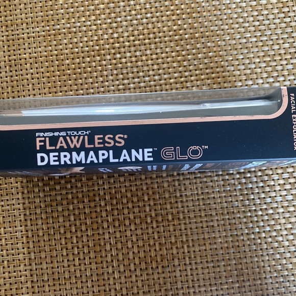 dermaplane glo | Makeup | Finishing Touch Flawless Dermaplaneglo ...